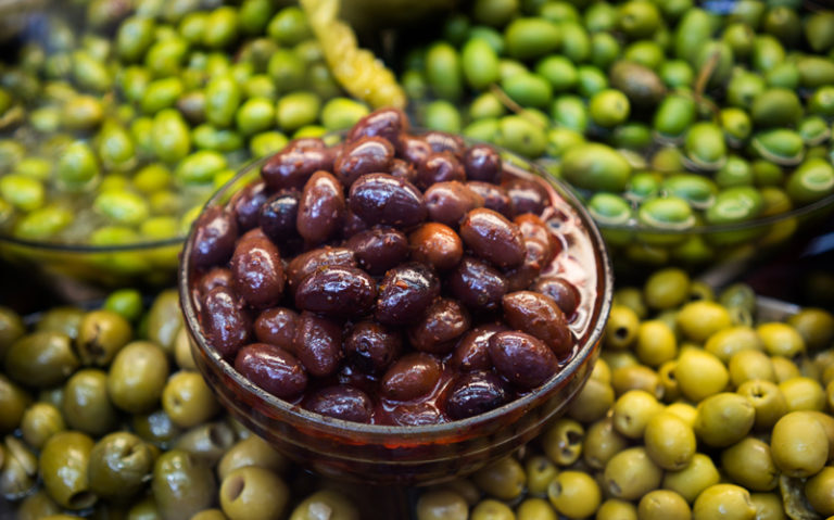 Dónde comer las mejores aceitunas españolas | Carbonell